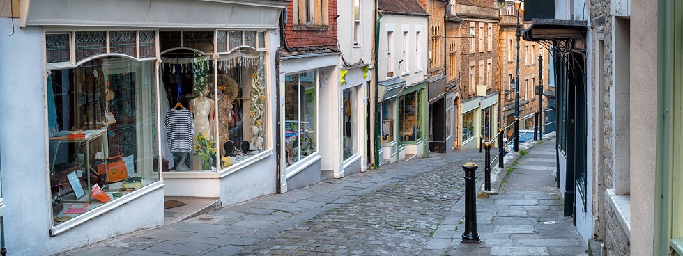 Routes pavées : utilité et spécificités - Ornikar